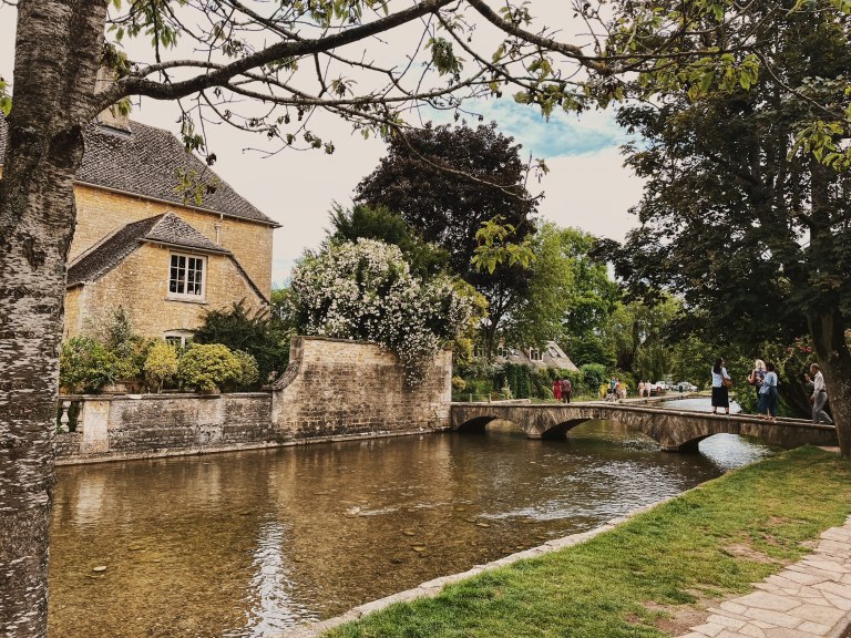 Footpaths & Rivers: Part III of Our Time in the Cotswolds – awefaring